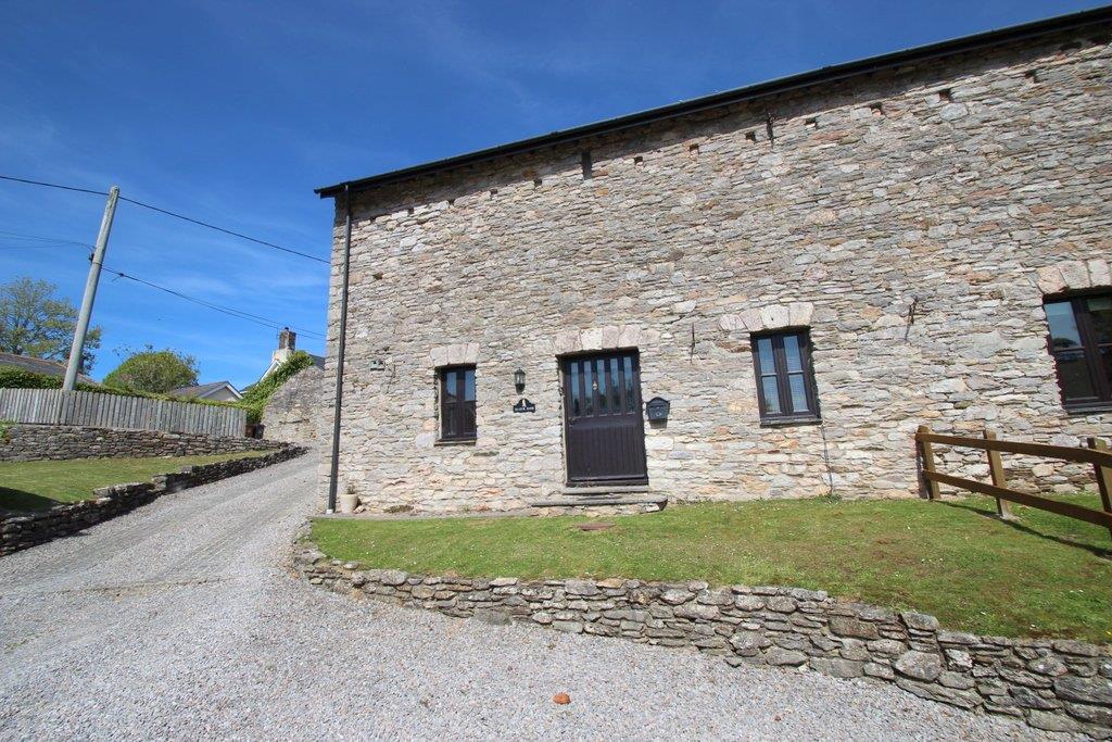 HIGHER DUNSTONE - Lang Town & Country